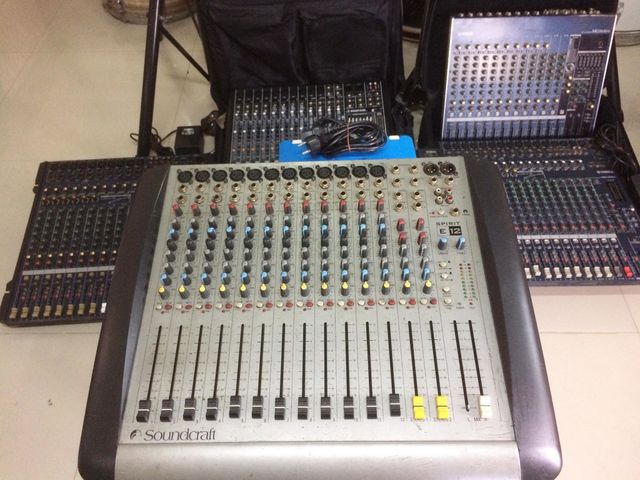 MIXER SOUNDCRAFT M12 - Kaidee