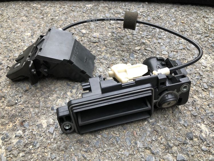 มือเปิด และ ตัวล็อค ฝาท้าย W203 W209 W211 R171 SLK A2037500693 และ ...