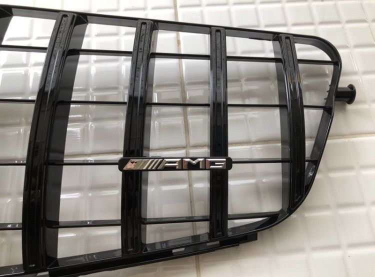 ชุดแต่ง กระจังหน้า BENZ W204 AMG GTR ใส่ C Class และ C Coupe มี 2 แบบ ...