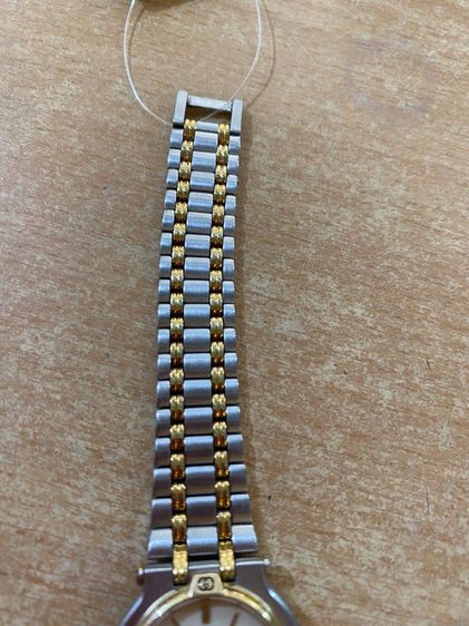 Gucci Vintage 9000L Ladies Quartz Gold Silver Two Tone - Kaidee