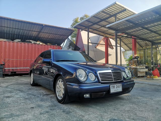 ซื้อขายรถยนต์ Mercedes-Benz E-Class E280 มือสอง มาใหม่ ราคาดี ทั่วประเทศ