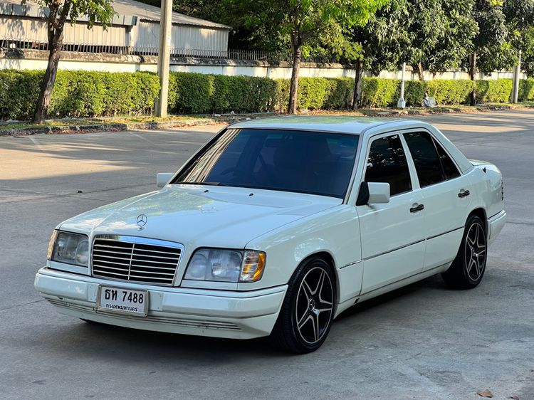 ซื้อขายรถยนต์ Mercedes-Benz E-Class E220 มือสอง มาใหม่ ราคาดี ทั่วประเทศ