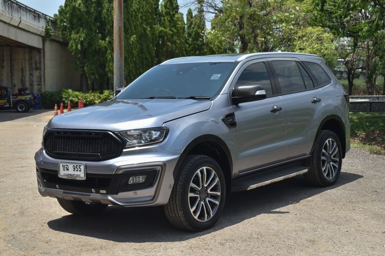 (ราคาพิเศษ) Ford Everest 2.0 Titanium ปี 2022 ดีเซล Auto สีเทา รถบ้าน ...