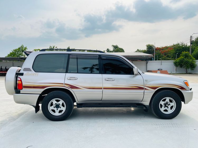 TOYOTA LAND CRUISER VX80 ปี 1997 สีเขียว เกียร์ออโต้ ติดแก๊ส LPG ...
