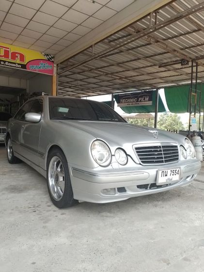 ซื้อขายรถยนต์ Mercedes-Benz E-Class E240 มือสอง มาใหม่ ราคาดี ทั่วประเทศ