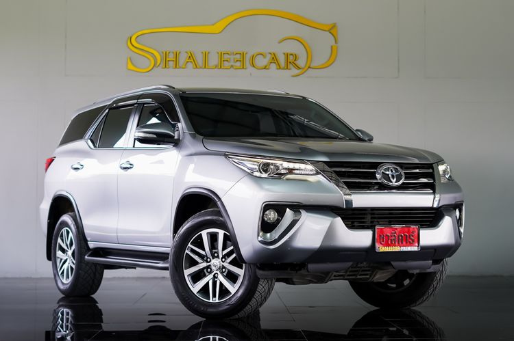 TOYOTA FORTUNER 2.4 V ปี2559 สีเทา - Kaidee Auto