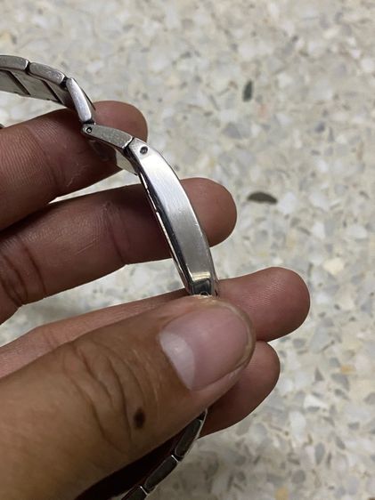 นาฬิกายี่ห้อ DKNY ควอทซ์ ของแท้มือสอง สแตนเลส สายยาว 6 นิ้ว 950฿ - Kaidee