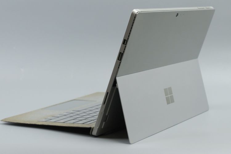 Microsoft Surface Pro 4 เปลี่ยนทุกการทำงานให้ง่ายขึ้นในราคาคุ้มจัด - ID24110034 - Kaidee