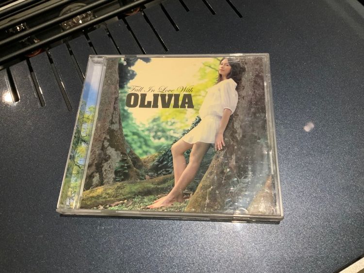 ขายแผ่นซีดีนักร้องสาวสวยเสียงดีเพราะ Olivia Ong Fall In Love With Olivia HDCD 24bit 96kHz ...