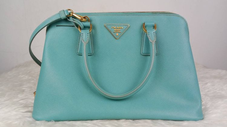 กระเป๋า Prada Saffiano alma 30 Used like new - Kaidee