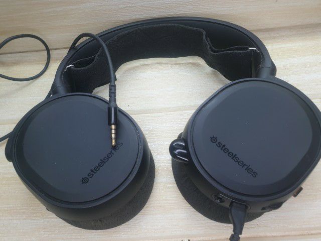 สุดคุ้มหูฟังSteelseries Arctis 3 Blackรุ่นนี้ได้รางวัลจากเวบPC Gamerเสียงดีแจ่มๆรองรับทุกแพลท ...