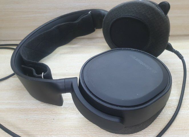 สุดคุ้มหูฟังSteelseries Arctis 3 Blackรุ่นนี้ได้รางวัลจากเวบPC Gamerเสียงดีแจ่มๆรองรับทุกแพลท ...