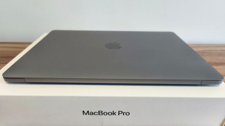 Macbook pro 2020 13 นิ้ว , CPU i5 , Ram 8Gb , HD 256 GB , แบต count 210 ...