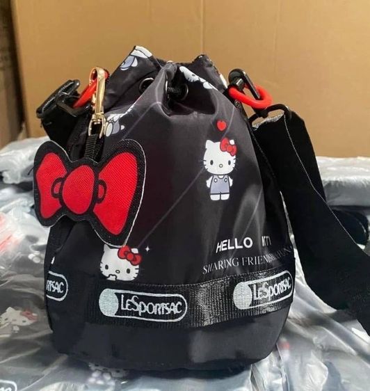 กระเป๋าสะพาย Lesportsac x Hello Kitty - Kaidee