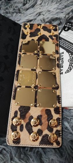 ข้อมือหนัง ลายเสือ MCM Limited สวยมาก ส่งฟรี หรืิอรับเอง สุขุมวิท 103 - Kaidee