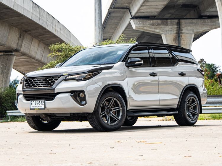 TOYOTA FORTUNER 2.8 V 4WD - Kaidee Auto