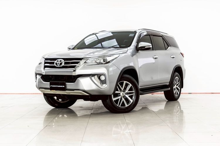 TOYOTA FORTUNER 2.8 V 2WD AT 2017 ออกรถ 0 บาท จัดได้ 774,000 บาท 4A604 - Kaidee Auto