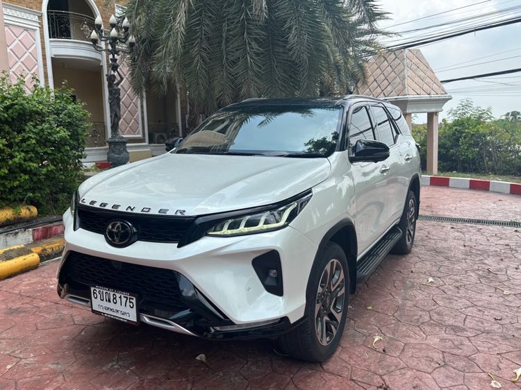 TOYOTA FORTUNER LEGENDER Black 2.8 4WD TOP ปี2022 - Kaidee Auto