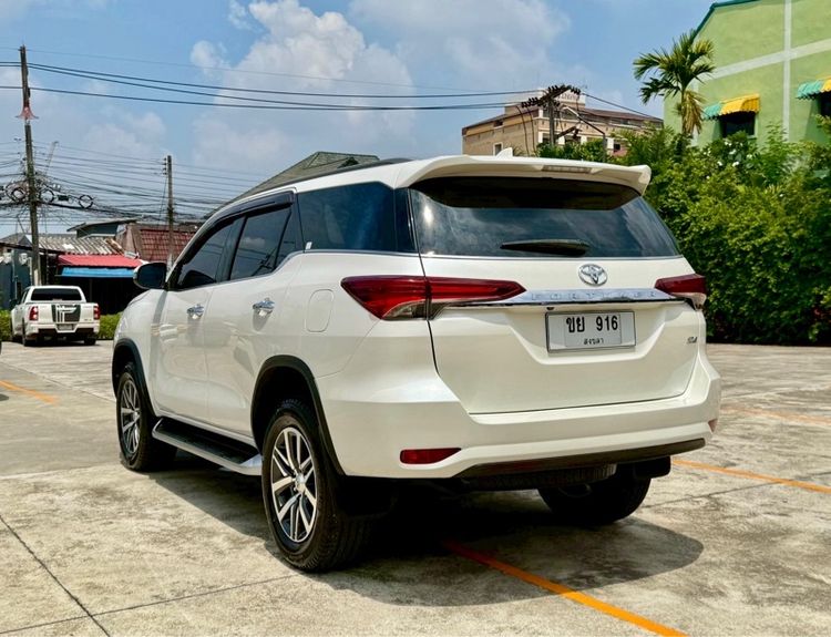 TOYOTA FORTUNER 2.4 V 4WD ปี2017 - Kaidee Auto