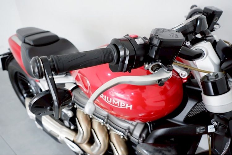 Triumph Rocket 3 R สีแดง ปี20 วิ่ง 6,000 โล รถมือเดียว สภาพกริ๊บๆ พร้อมซิ่งหล่อๆครับ - Kaidee