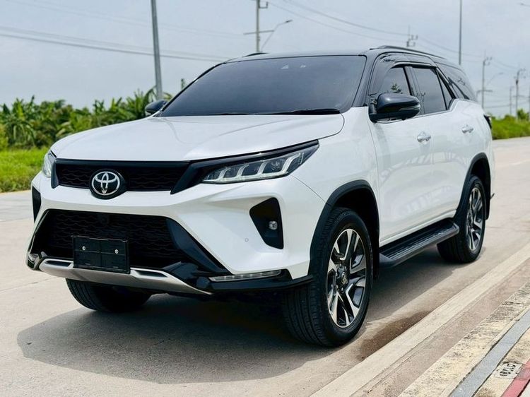 NEW TOYOTA FORTUNER 2.4 LEGENDER 2WD BLACK TOP MNC EURO 5 2024 แท้ KC683Y - Kaidee Auto