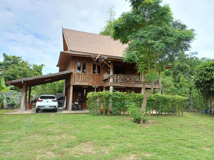 ขายบ้านไม้พร้อมที่ดิน 1 งาน 88 ตร.ว. บางละมุง ชลบุรี Traditional Thai-Style Wooden Houses with ...